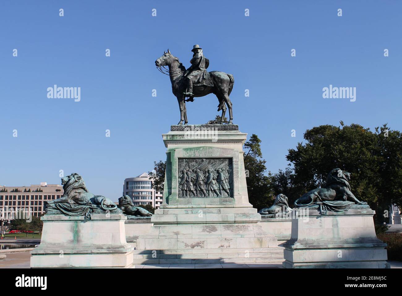 Ulysses S Grant Statue, in front of the US Capitol Building, Washington ...