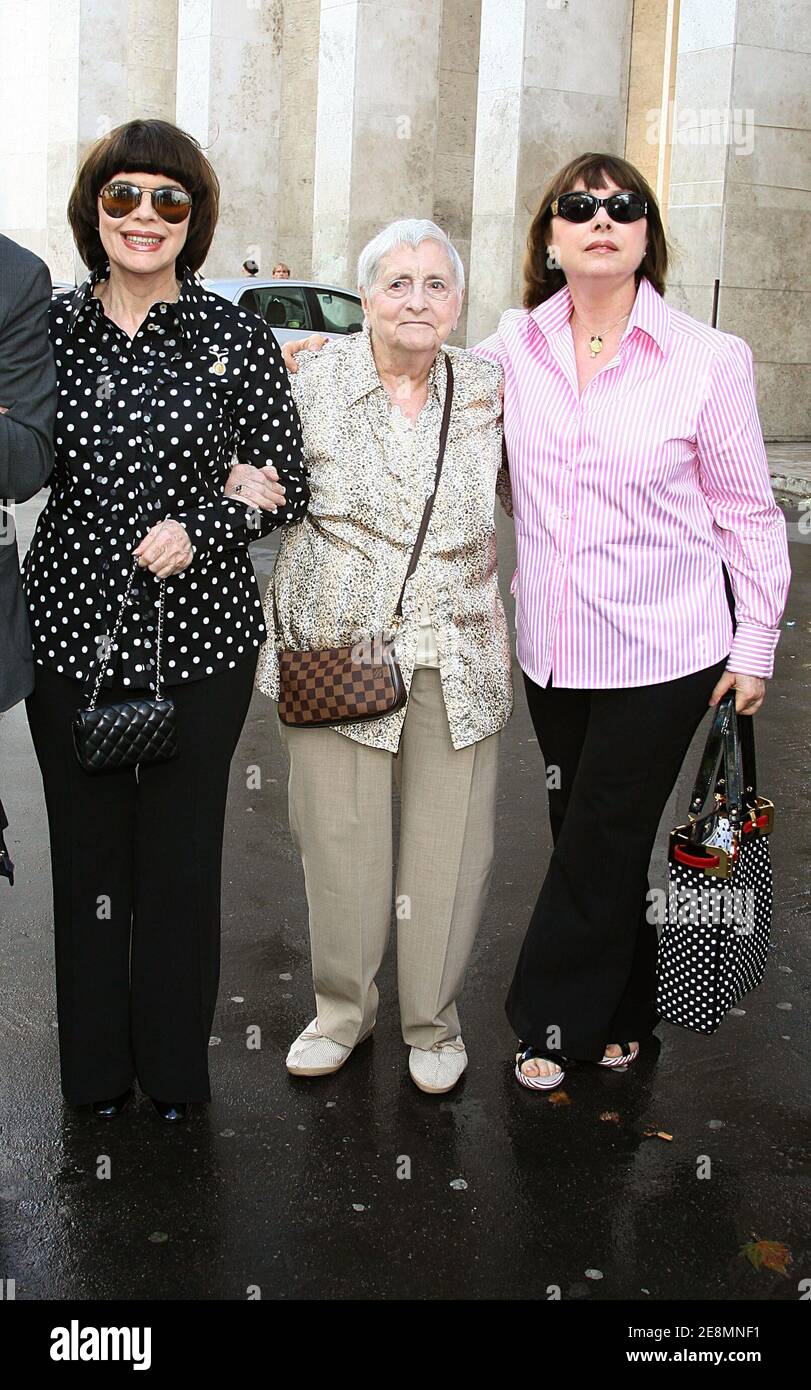 Singer Mireille Mathieu, her mother and sister attend Christian Lacroix ...