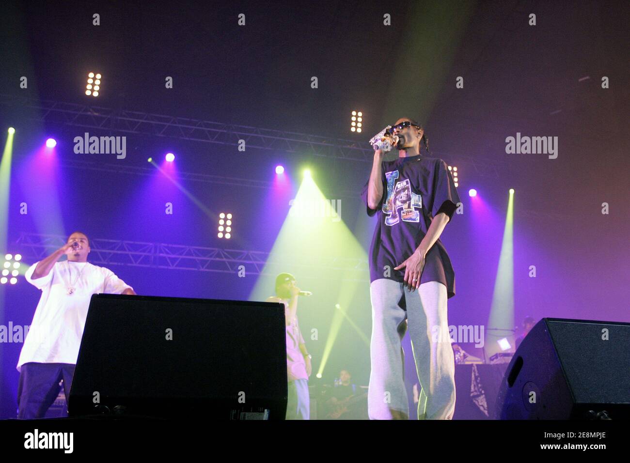 Snoop dogg live on stage hi-res stock photography and images - Alamy