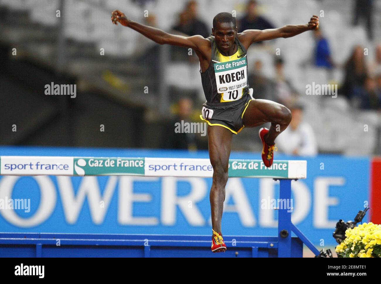 3000m steeple chase men hi-res stock photography and images - Alamy