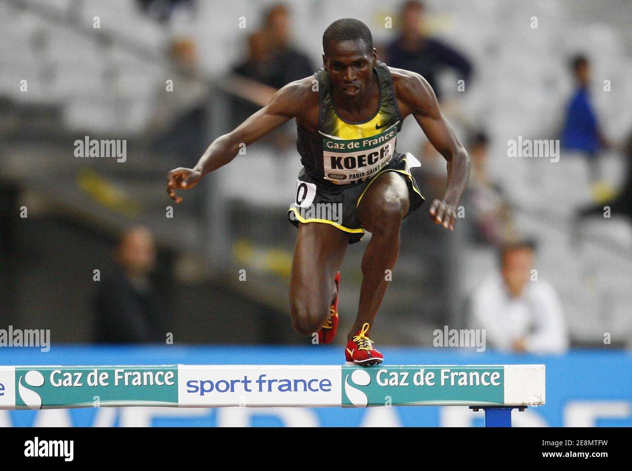 3000m steeple chase men hi-res stock photography and images - Alamy