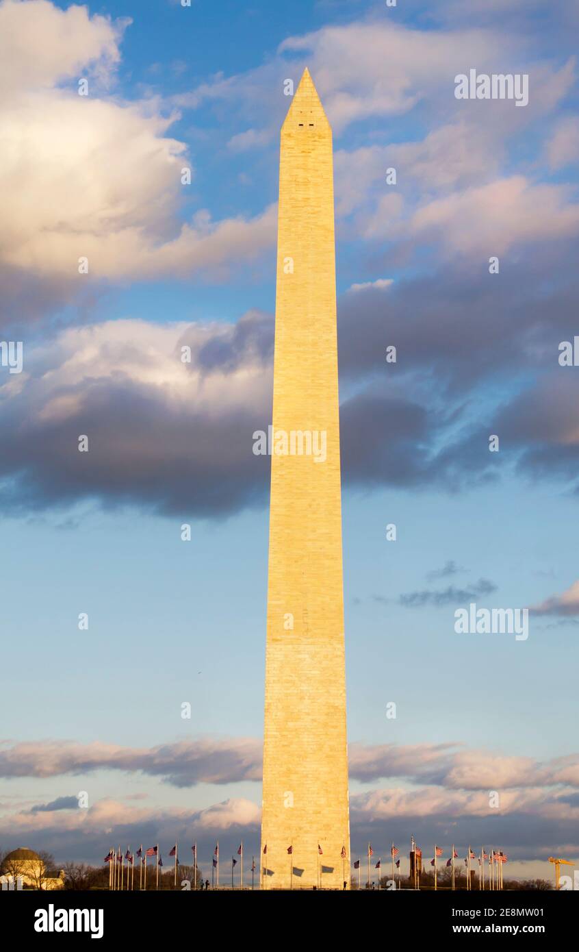 George washington monument white hi-res stock photography and images ...