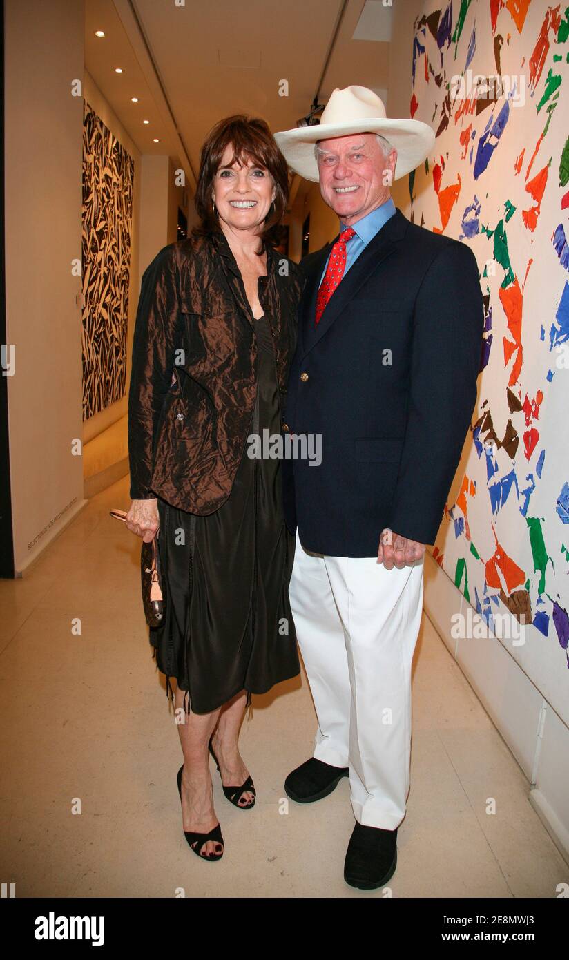 Dallas larry hagman linda gray hi-res stock photography and images - Alamy