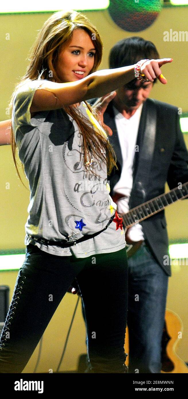 Miley Cyrus at Kids' Inaugural 2-recropped Stock Photo - Alamy