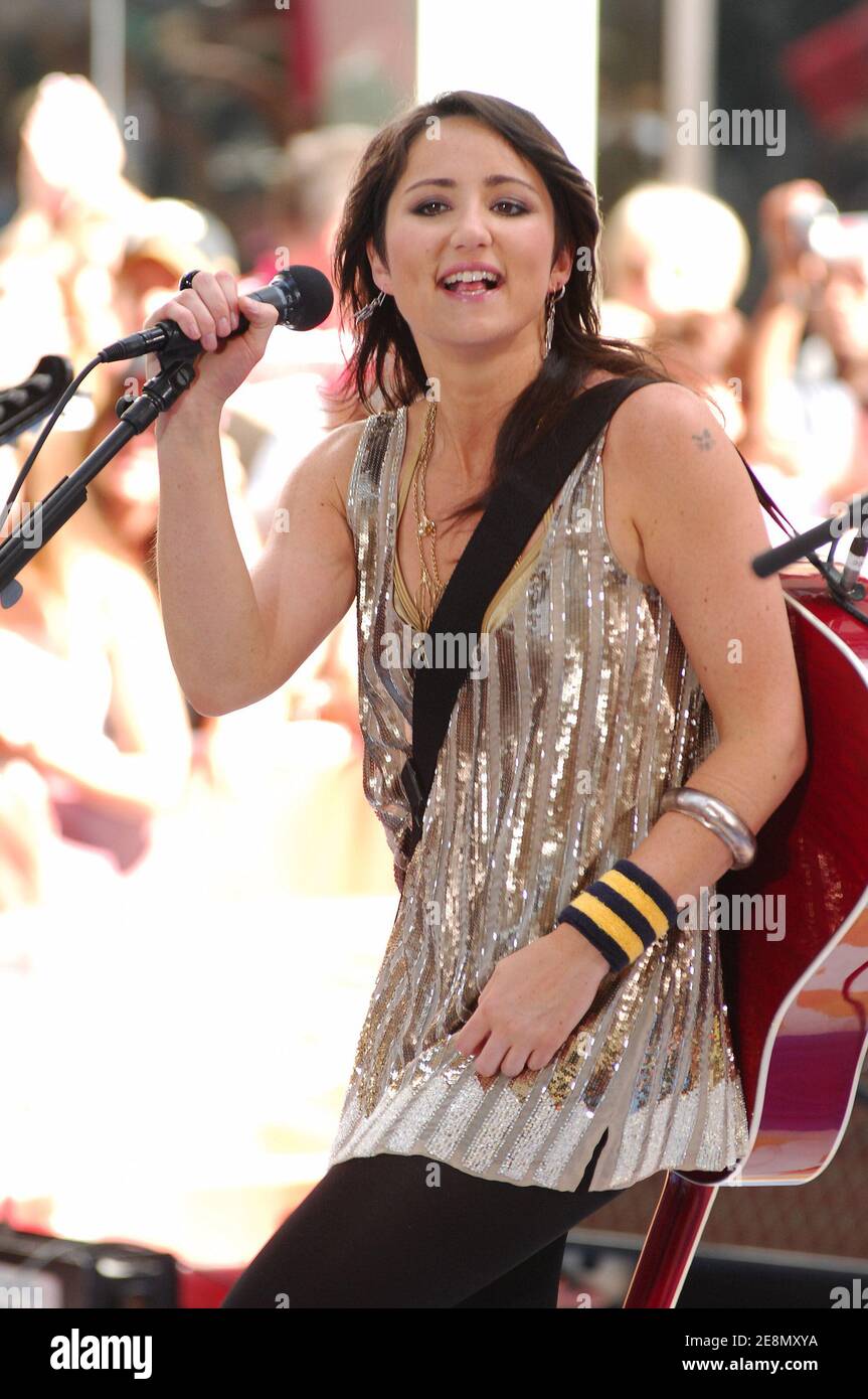 Musician KT Tunstall performs live on NBC's 'Today' Show Summer Concert ...