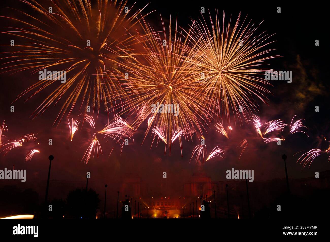Feux d'artifice de paris hi-res stock photography and images - Alamy