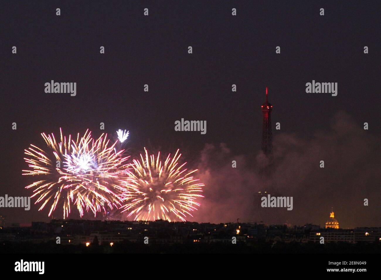 Fireworks at the Trocadero to celebrate the National Day in Paris ...
