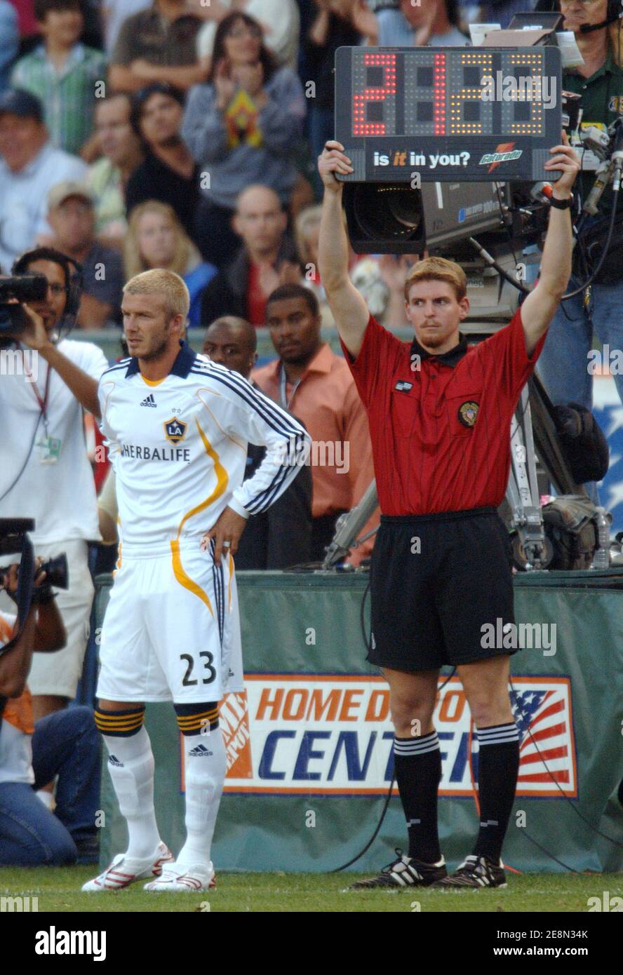 David Beckham's first game with the LA Galaxy against the Chelsea ...