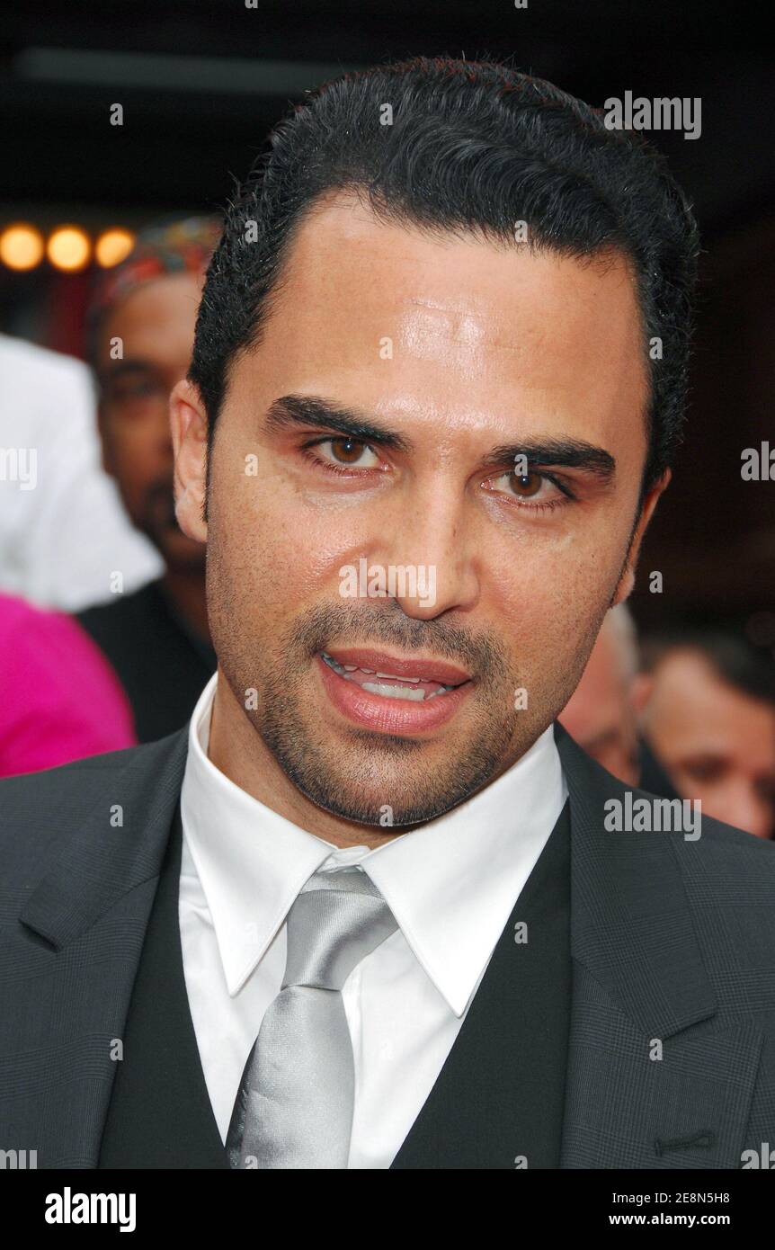 Actor Manny Perez attends the premiere of Picturehouse's 'El Cantante ...