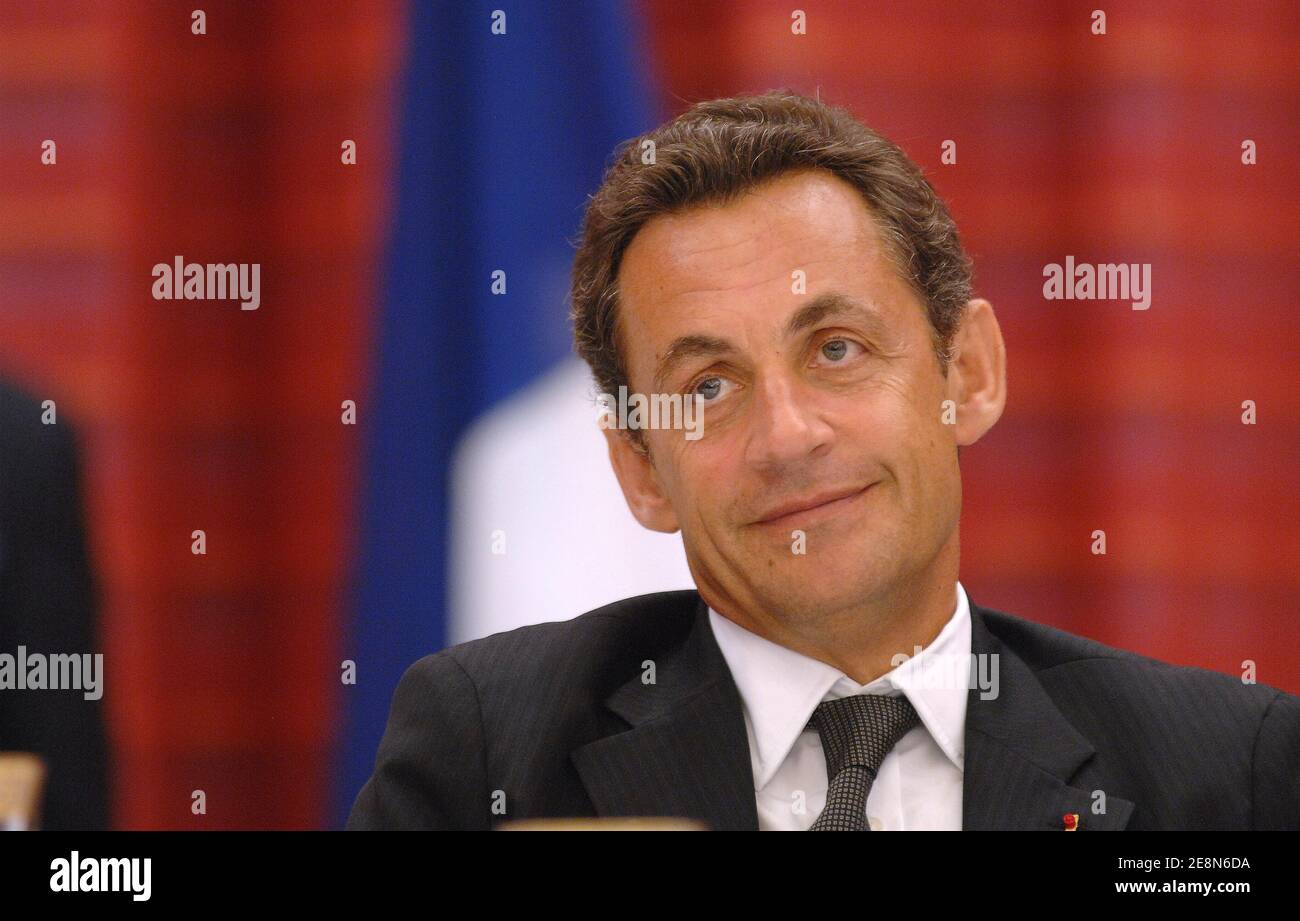 Official portrait nicolas sarkozy hi-res stock photography and images ...