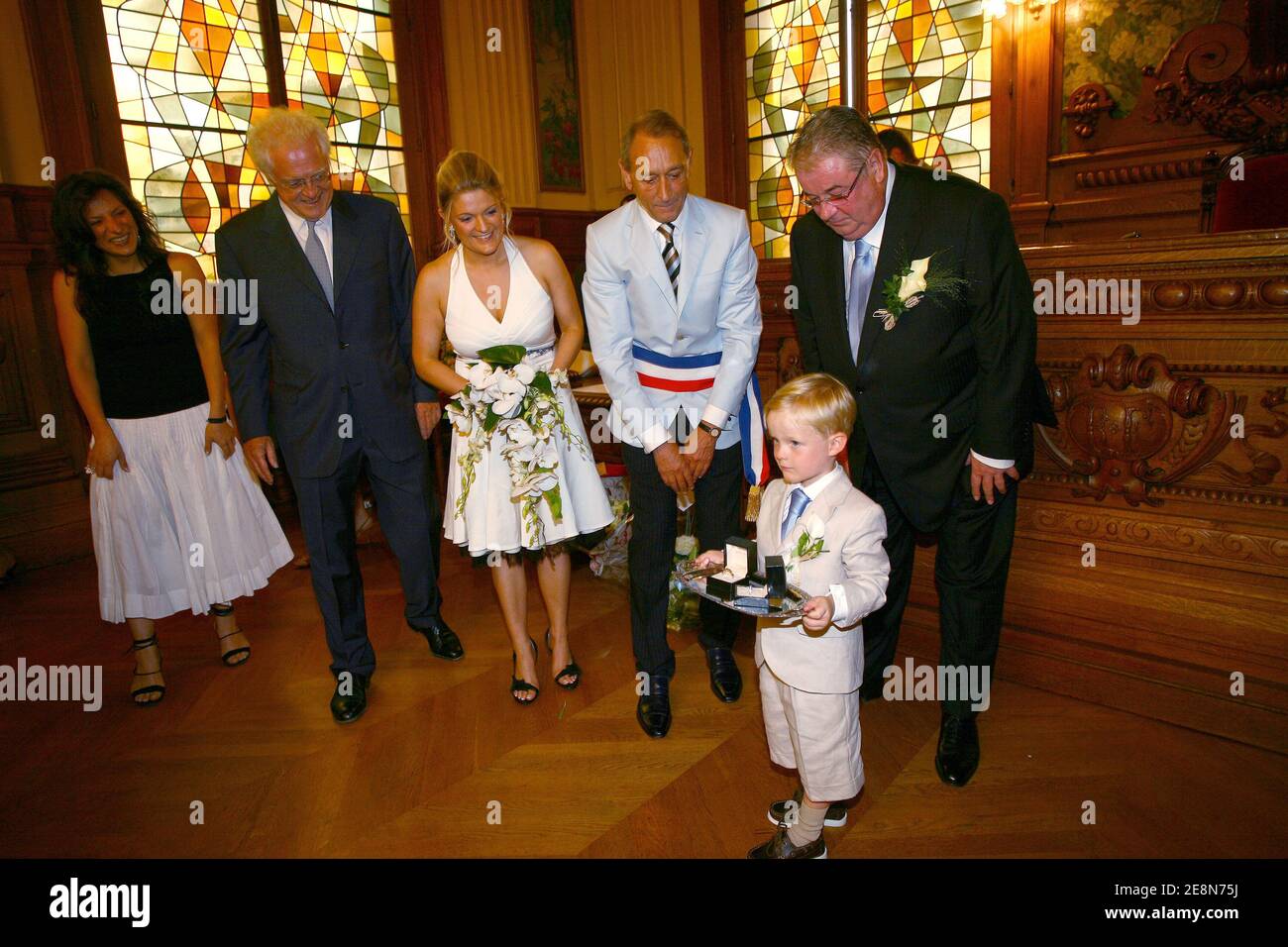 Former Prime minister Lionel Jospin, Paris' mayor Bertrand Delanoe ...