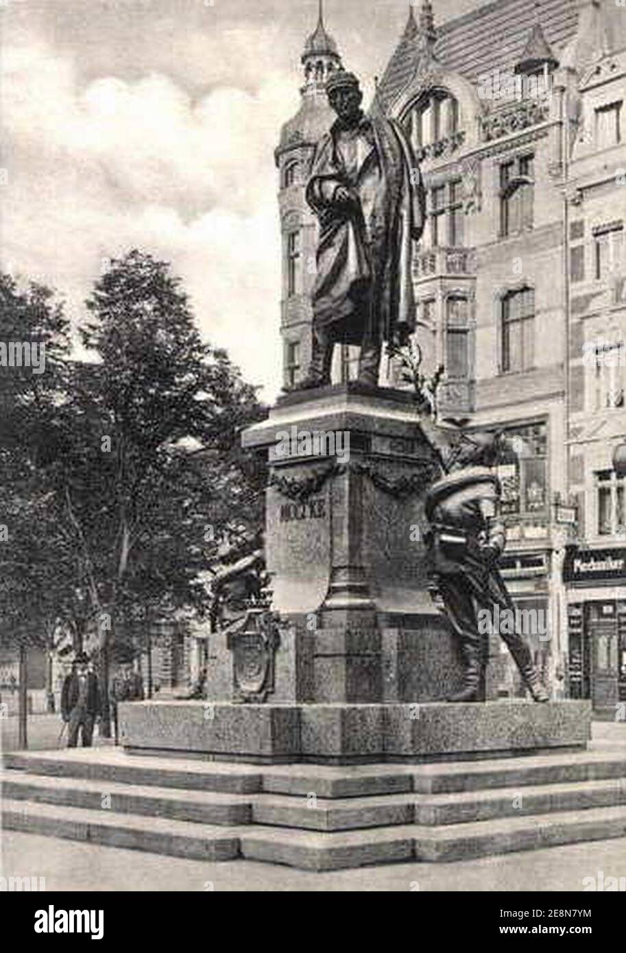 Moltkedenkmal in Düsseldorf, geschaffen im Jahre 1901 von Josef Tüshaus ...