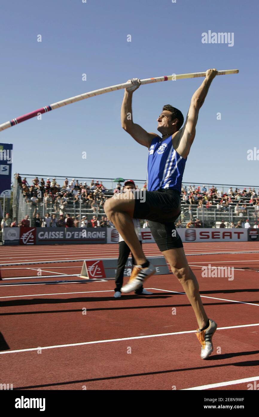 France's Romain Barras competes on men's pole vault during french track ...