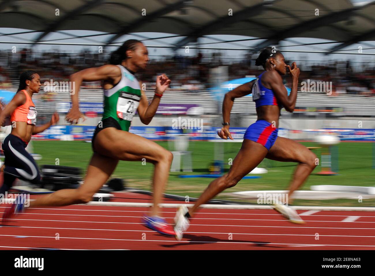 France's Muriel Hurtis wins the gold medal on women's 200 meters during ...