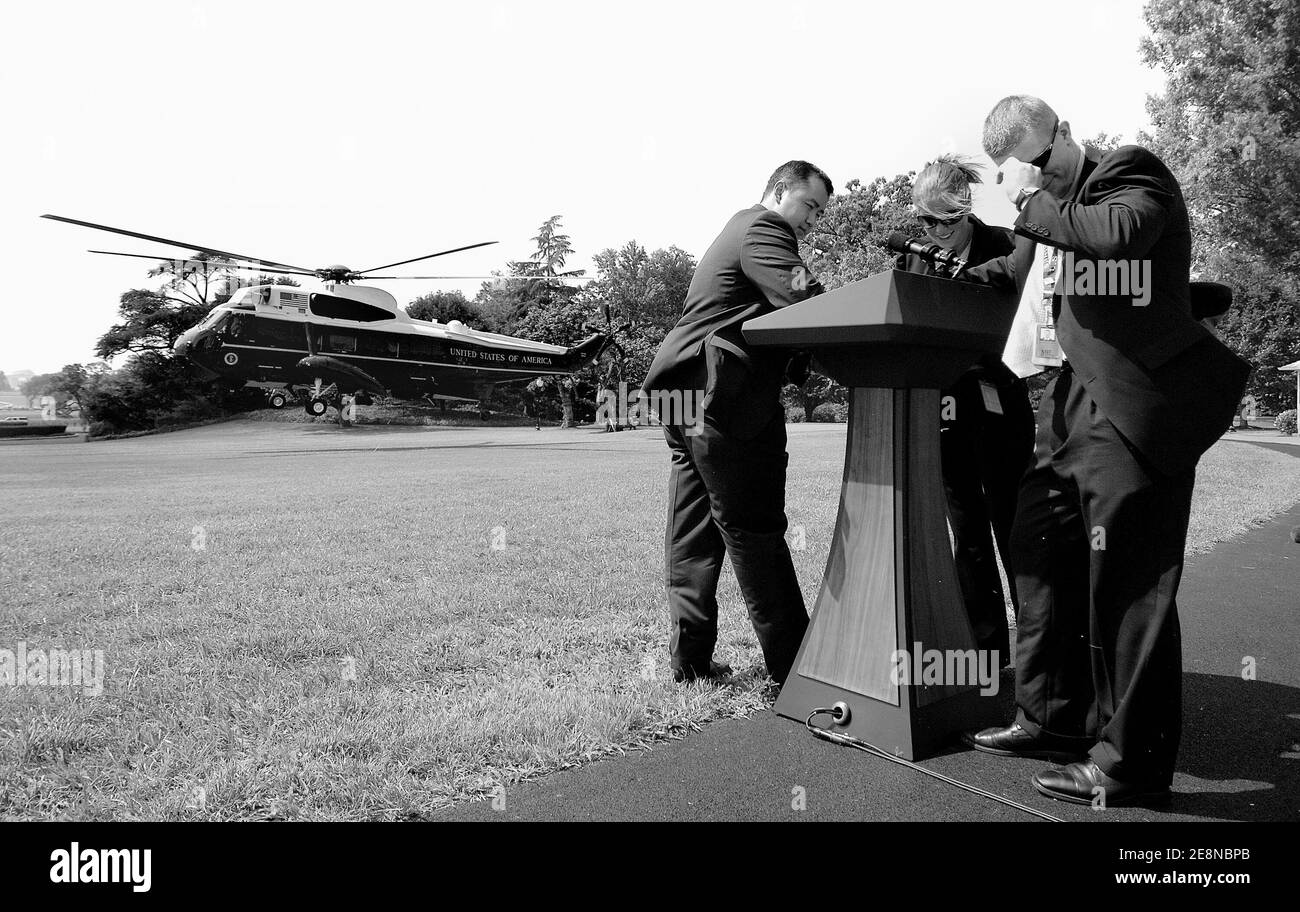 Maison blanche Black and White Stock Photos & Images - Alamy