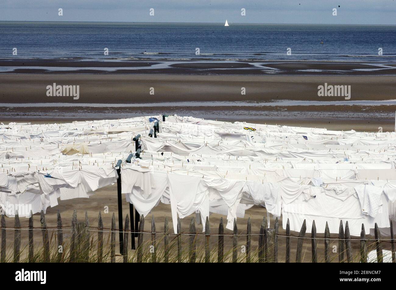 The longest Clothes Line on Earth, 35,4 km, is installed by soap brand ...