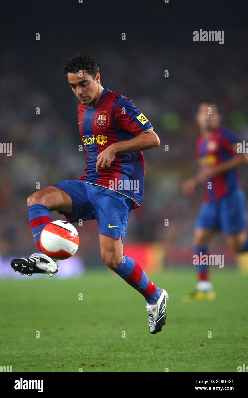 Xavi hernandez trophy hi-res stock photography and images - Alamy