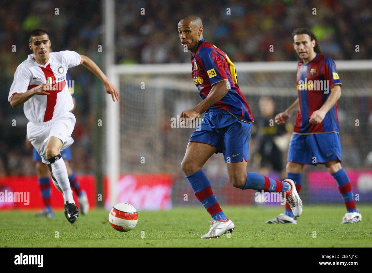 Thierry henry fc barcelona hi-res stock photography and images - Alamy