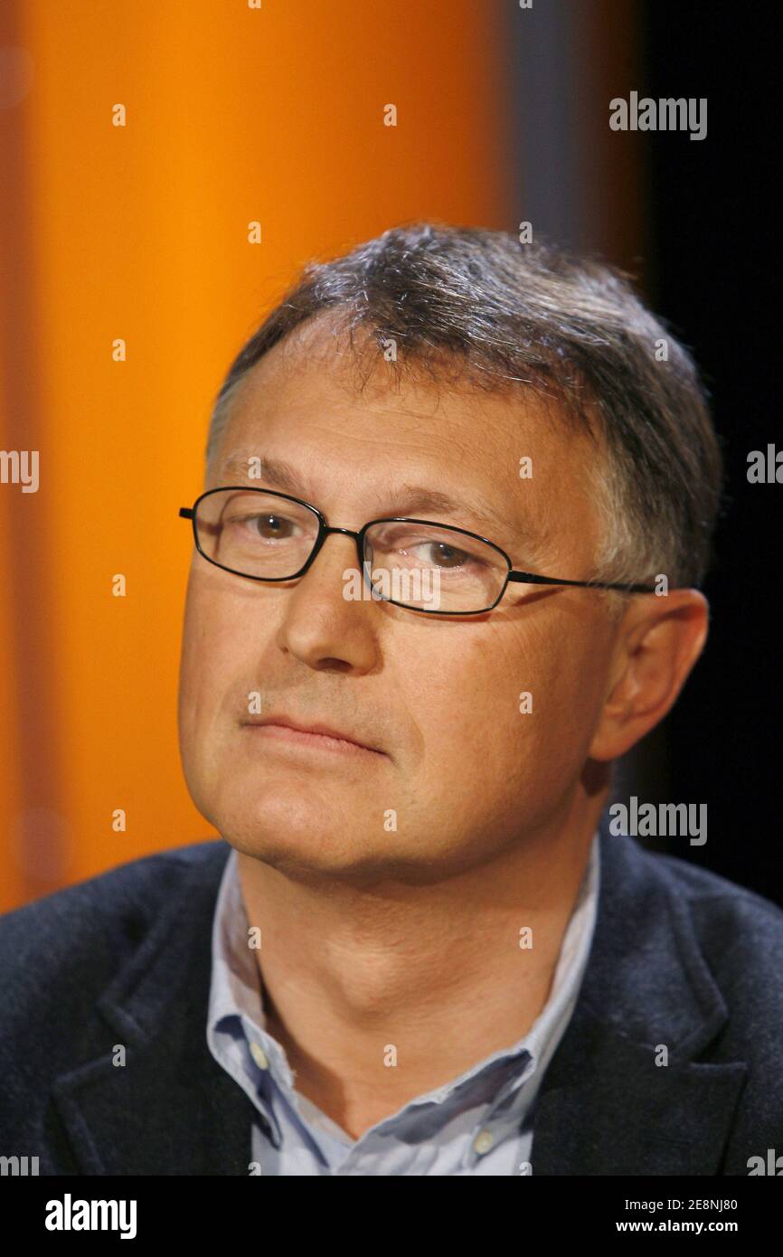Patrick Besson promotes his book 'A l'abri de rien' during the taping ...
