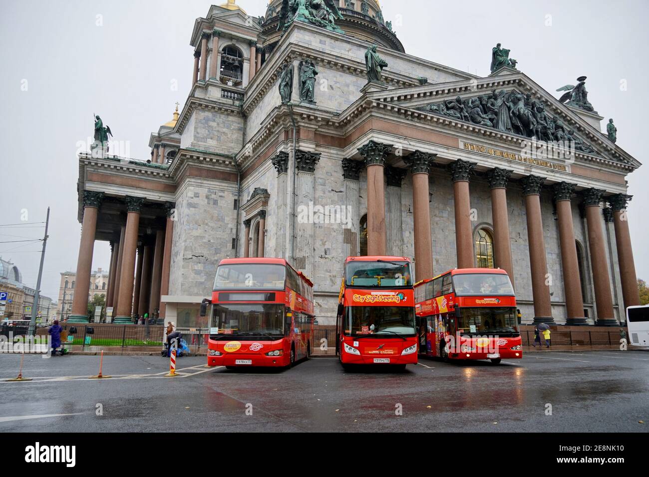Two storey bus hi-res stock photography and images - Alamy