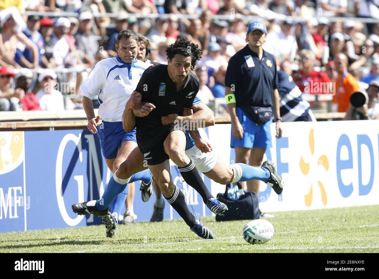 New Zealand's Doug Howlett during the IRB Rugby World Cup 2007, Pool C ...