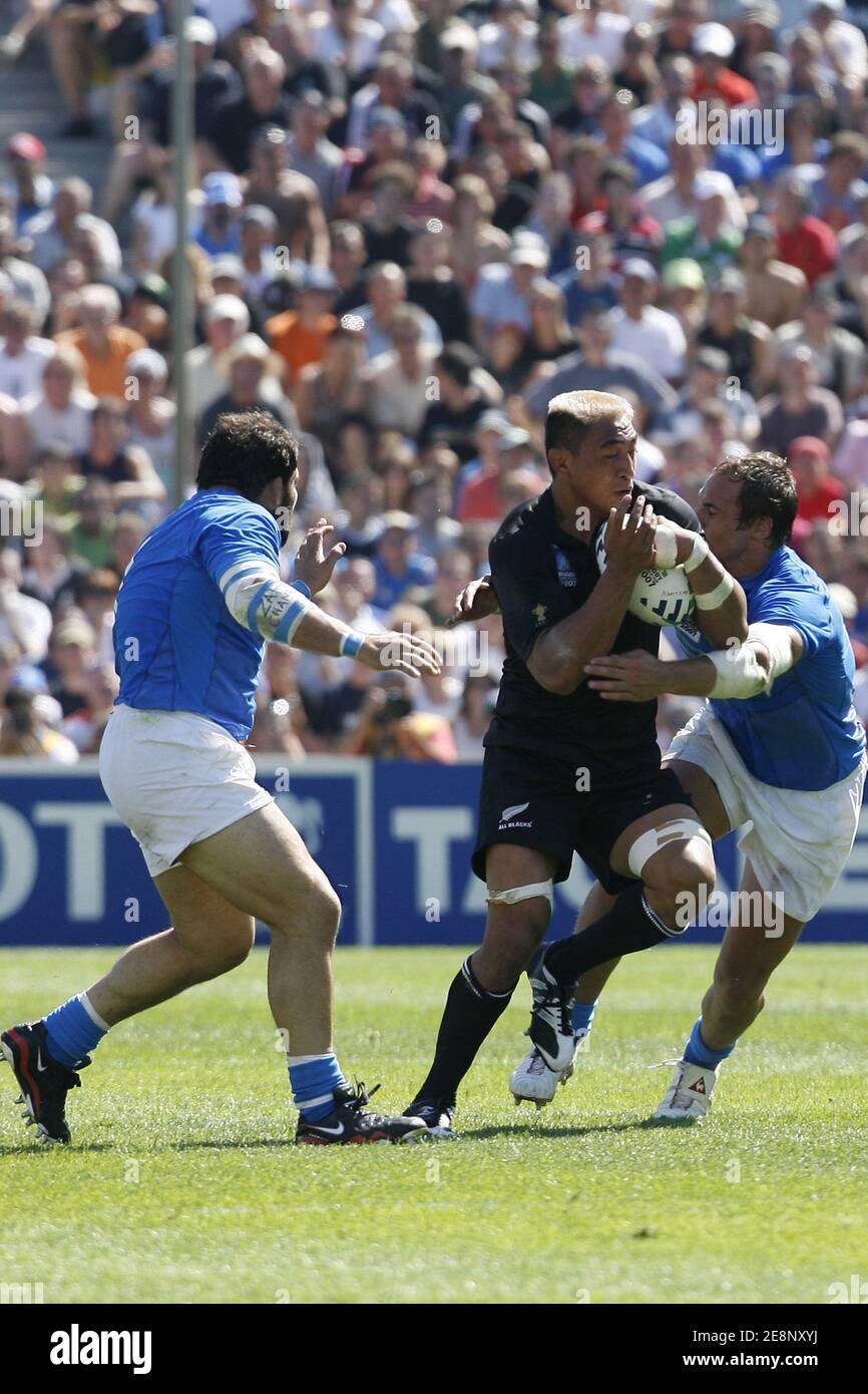 Jerry collins 2007 hi-res stock photography and images - Alamy