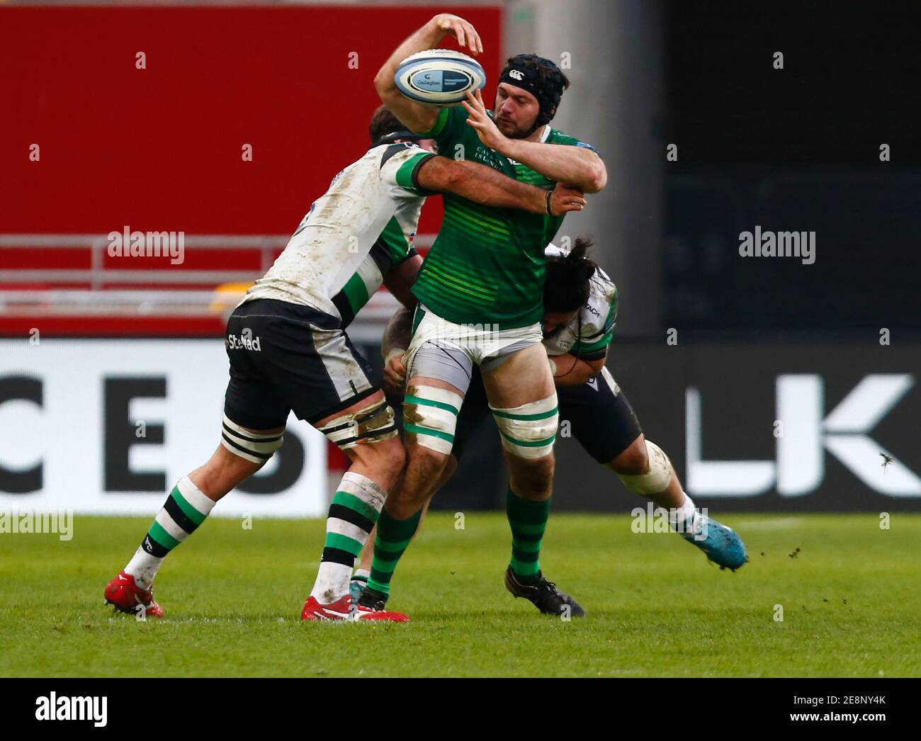 BRENTFORD, ENGLAND - JANUARY 31: Matt Rogerson of London Irish during ...