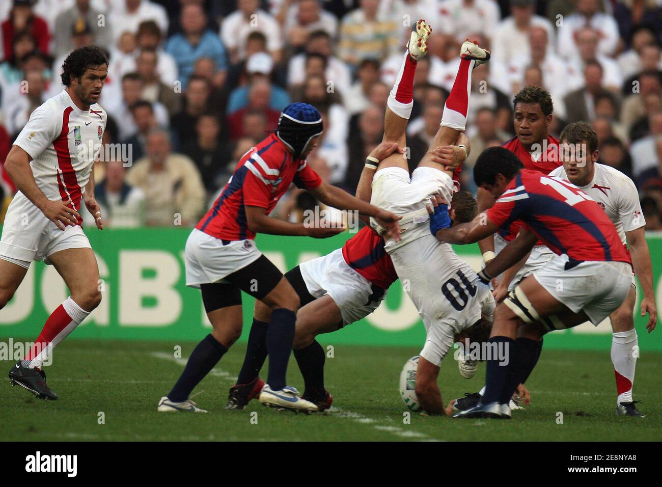 England's Oli Barkley during the 2007 Rugby world cup match at the ...