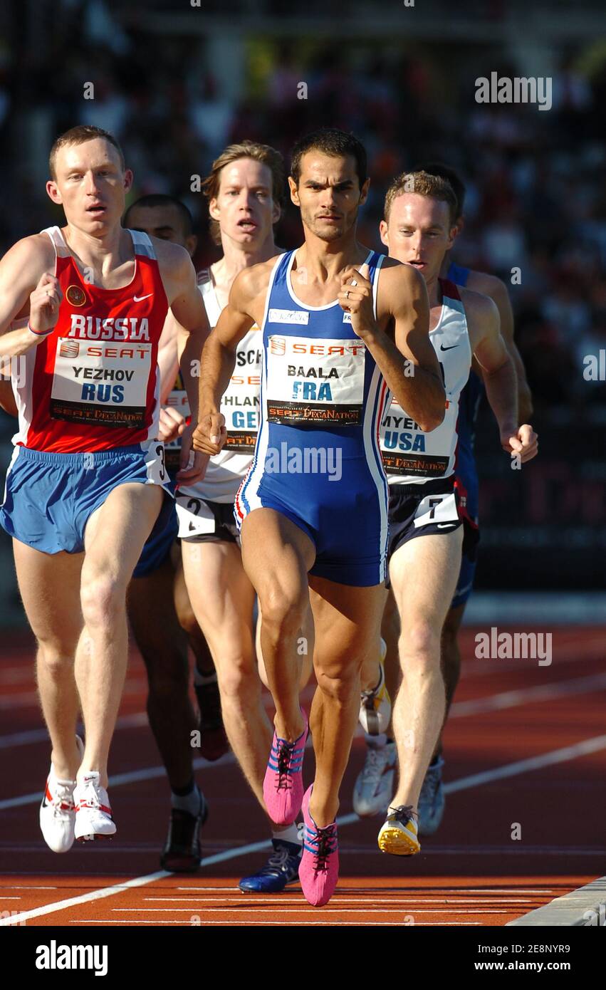 Mens 1500 meters hi-res stock photography and images - Alamy