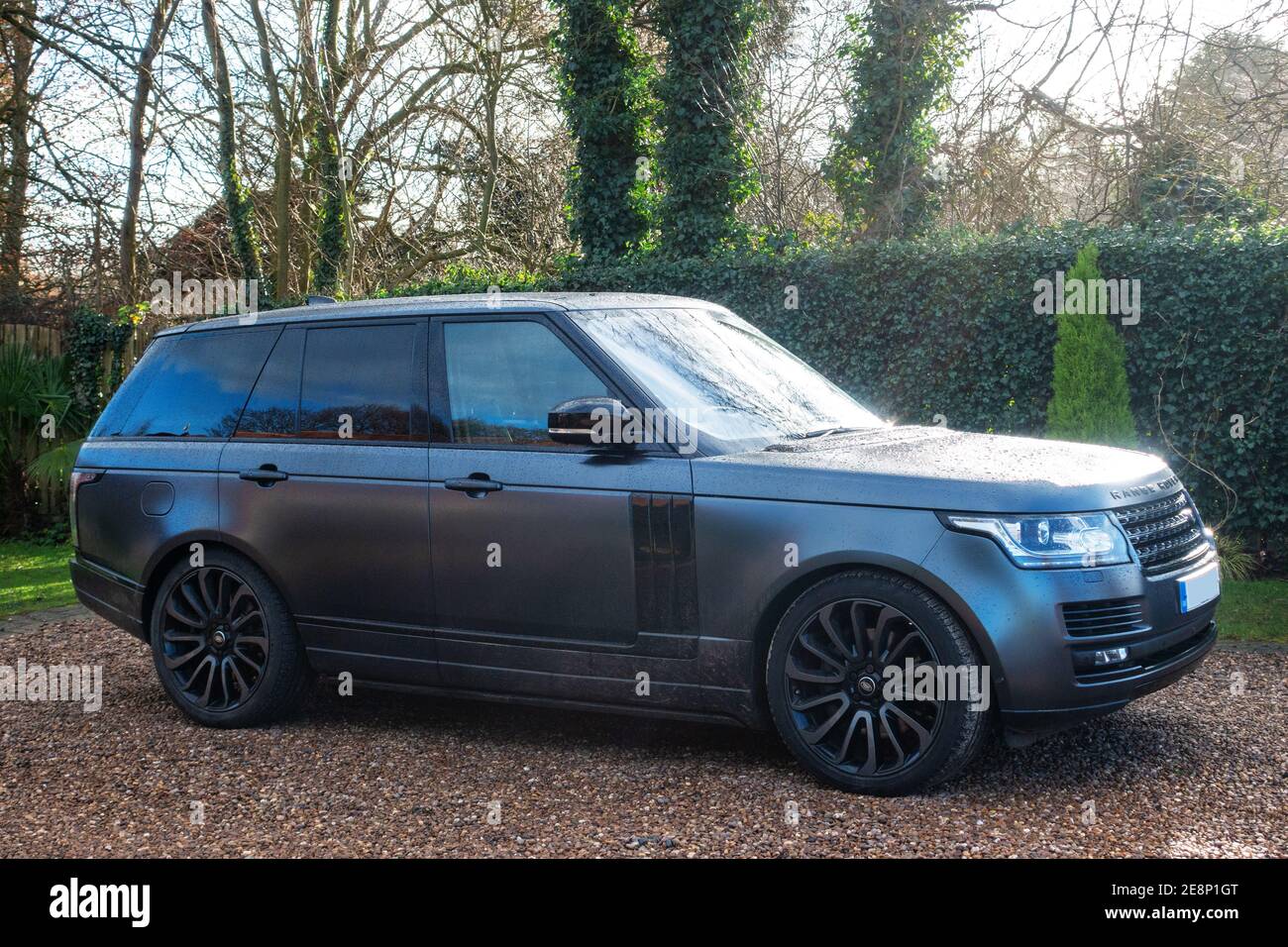 Range rover car parked in hi-res stock photography and images - Alamy
