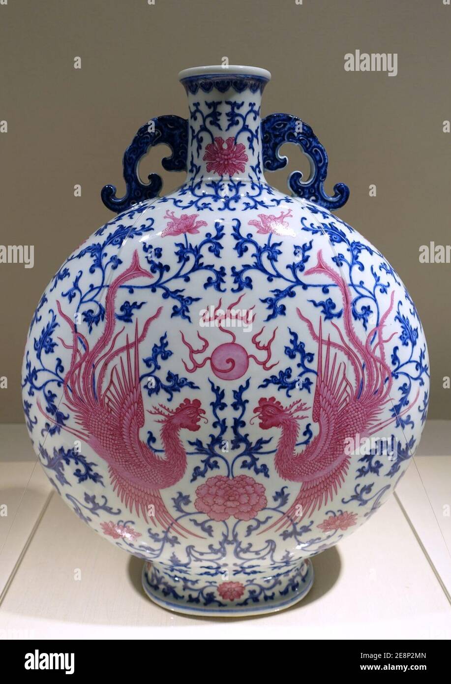Moon flask with paired phoenixes, China, Jingdezhen kiln, Qing dynasty ...