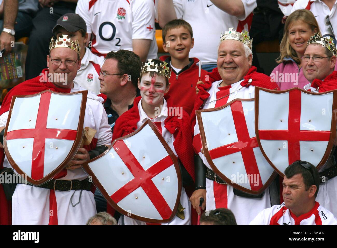 Ambiance Before the 2007 Rugby world cup match, England v South Africa ...