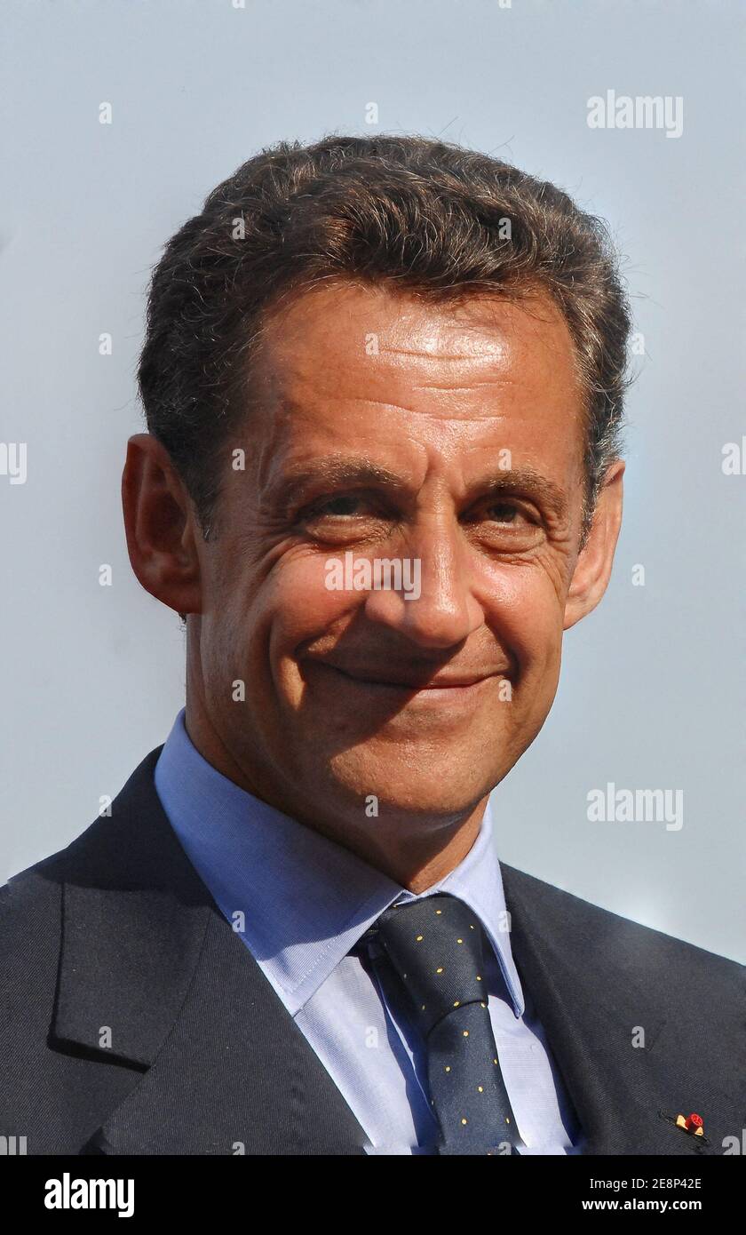 Official portrait nicolas sarkozy hi-res stock photography and images ...