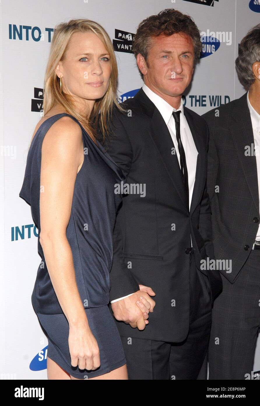 Sean Penn and Robin Wright Penn attend the premiere of 'Into The Wild ...