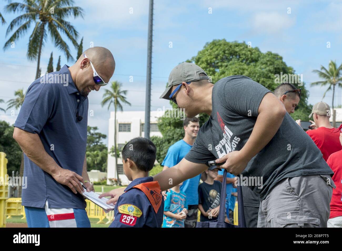 MLB players interact with military members and their families 151205 ...