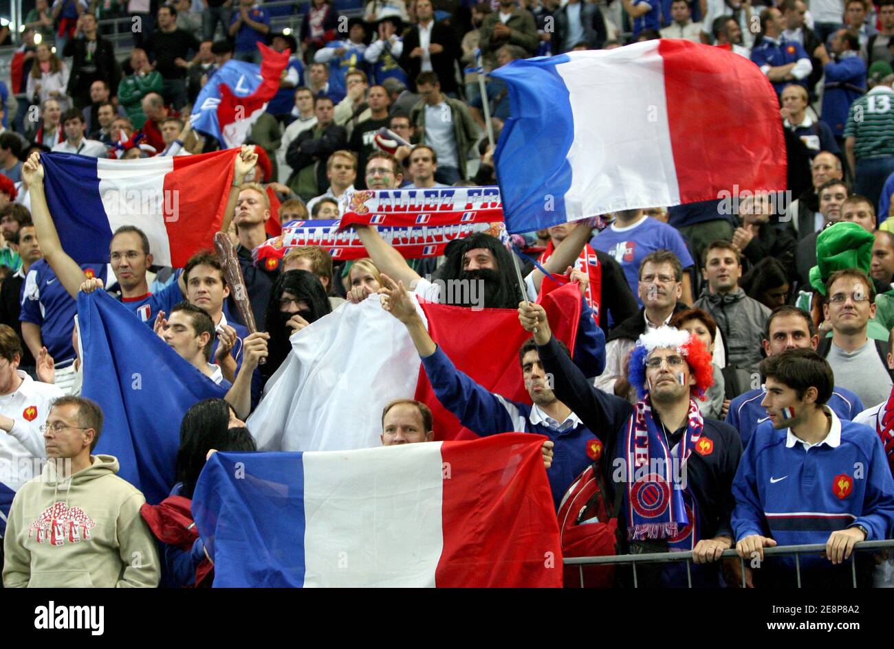 Coupe du monde de rugby irb 2007 hi-res stock photography and images ...