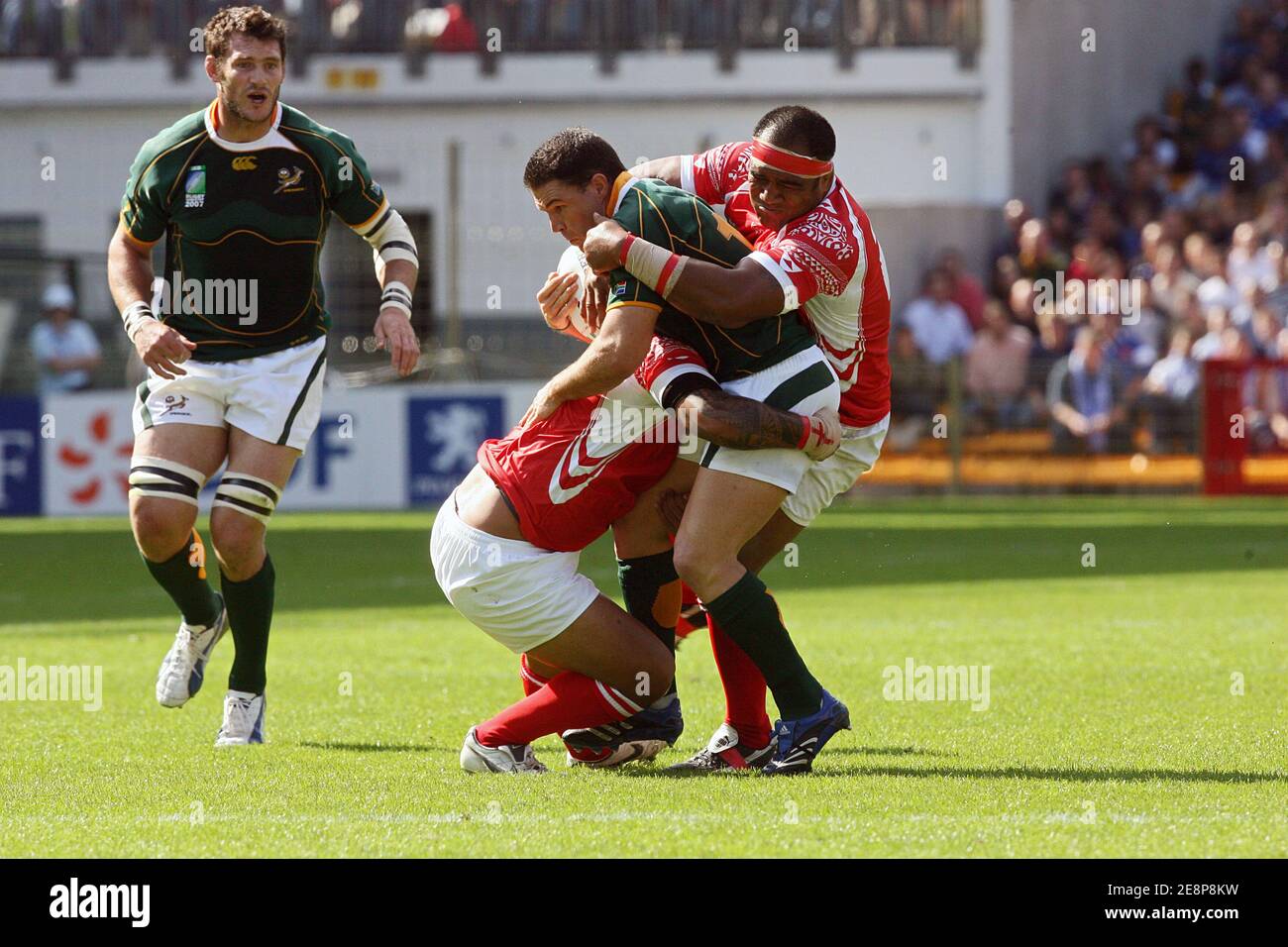 Fly half south african rugby team hi-res stock photography and images ...