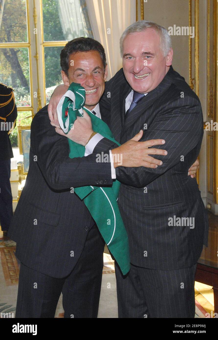 Irish pm bertie ahern hi-res stock photography and images - Alamy