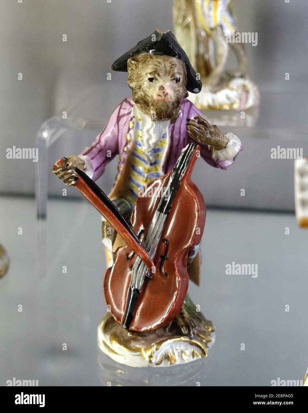 Monkey musician hi-res stock photography and images - Alamy