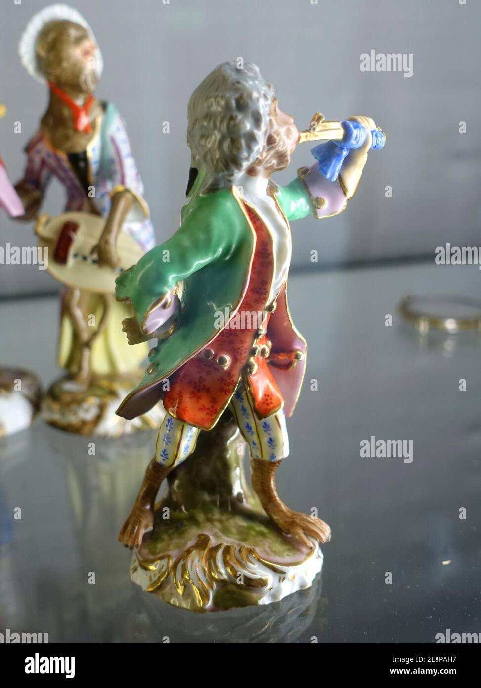 Monkey musician hi-res stock photography and images - Alamy