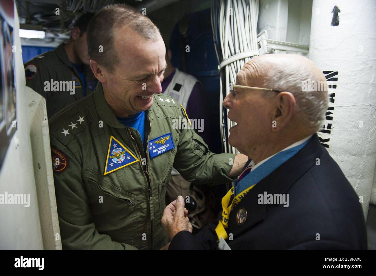 Mike Shoemaker and Hershel “Woody” Williams 160802 Stock Photo - Alamy