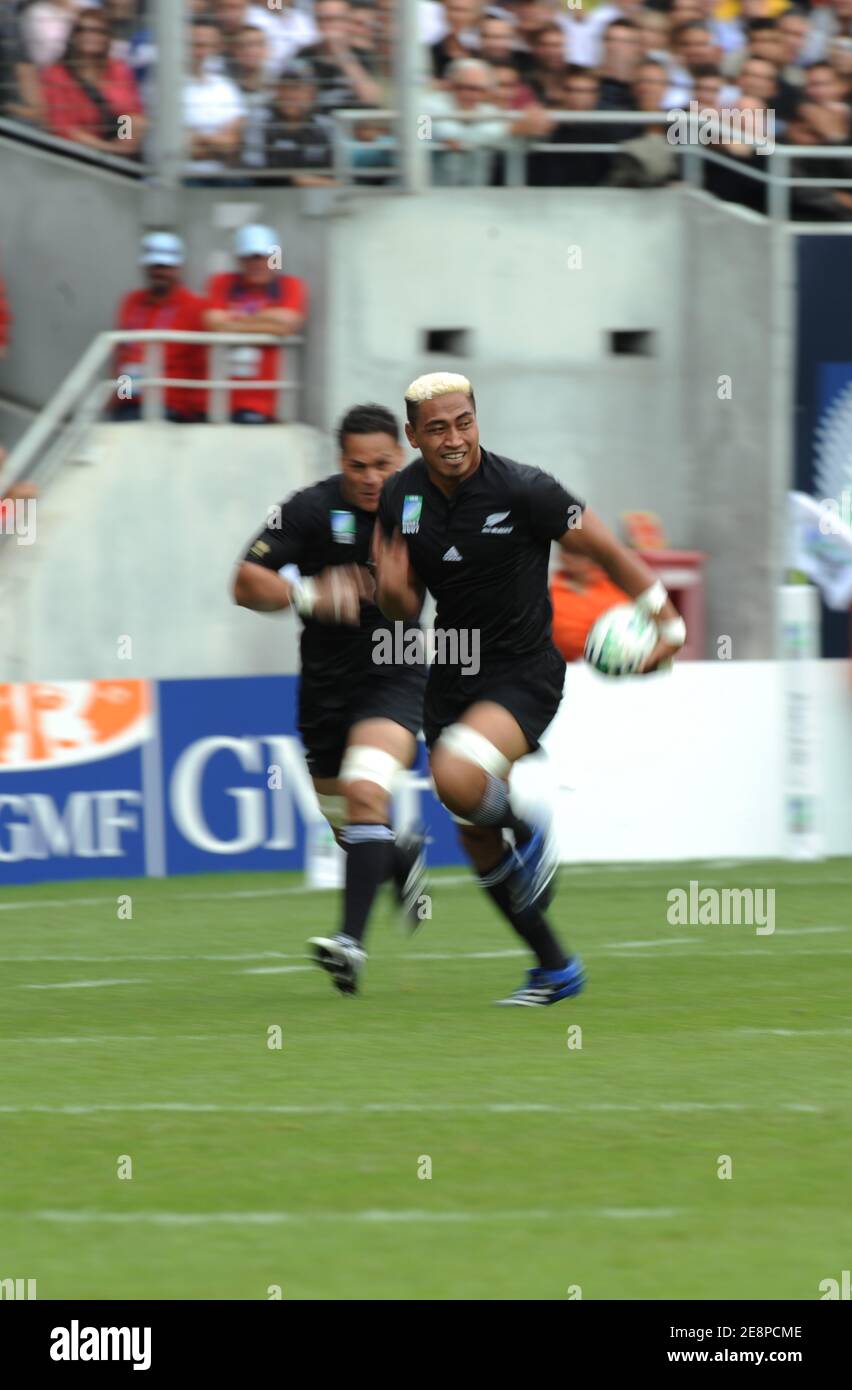 Jerry collins 2007 hi-res stock photography and images - Alamy