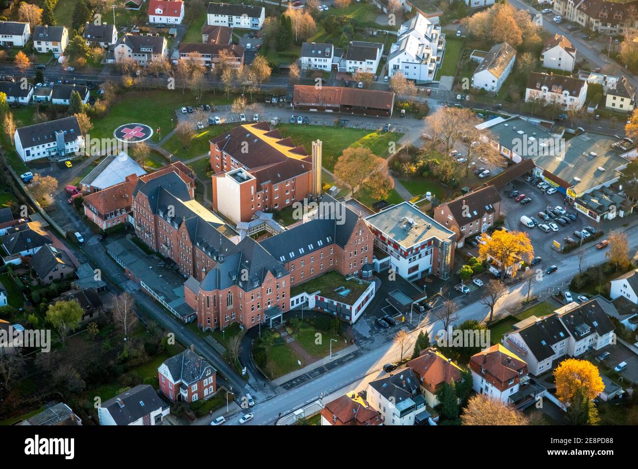 Hospital heliport hi-res stock photography and images - Alamy