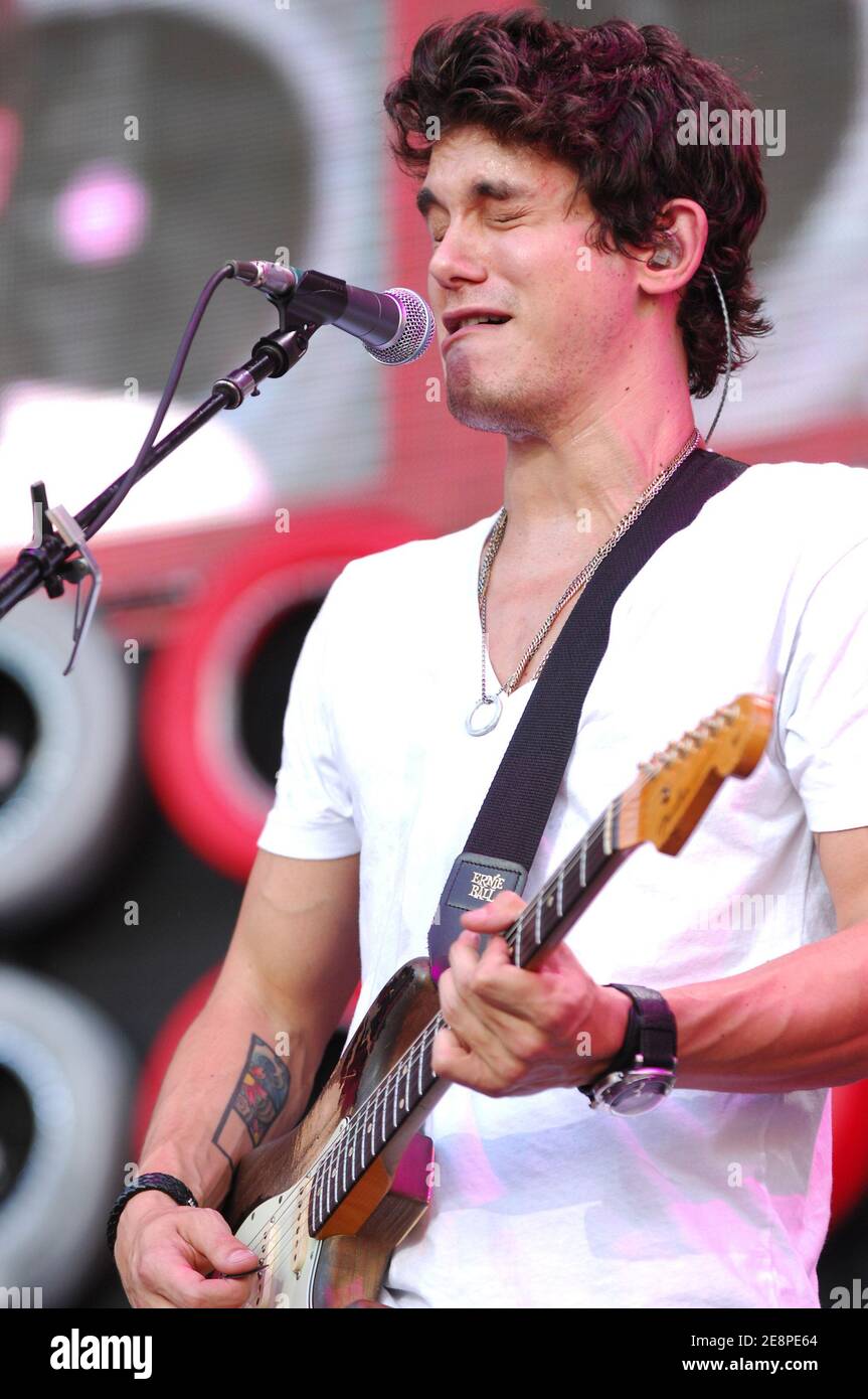 Musician John Mayer performs onstage during the Live Earth - New York ...