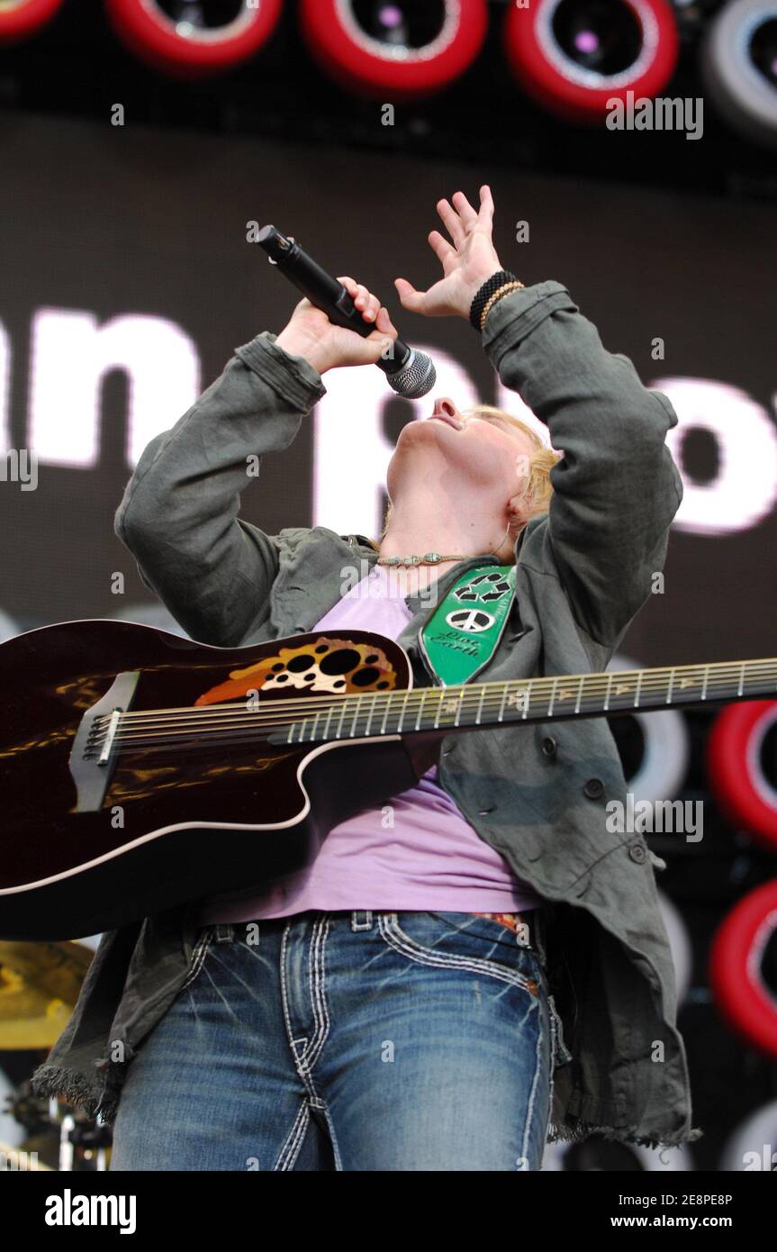 Musician Melissa Etheridge performs onstage during the Live Earth - New ...