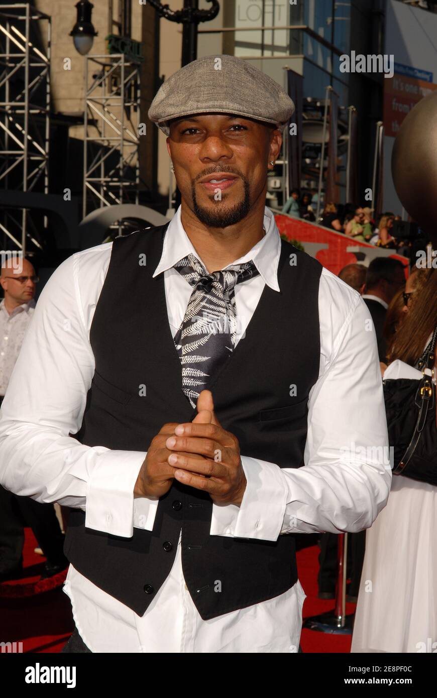 Singer Common attends the 2007 ESPY Awards at the Kodak Theatre in ...