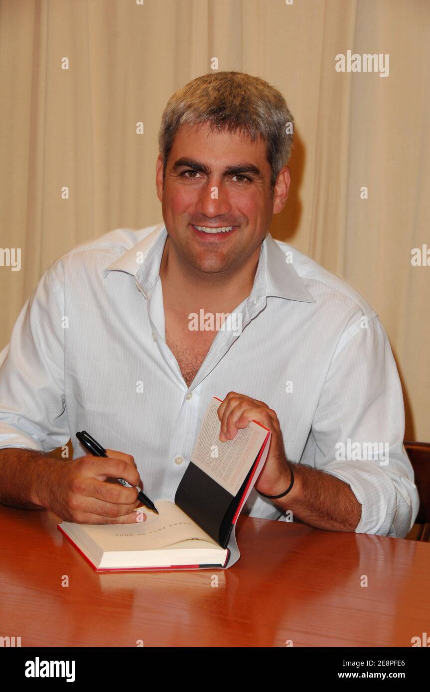 Singer Taylor Hicks attends a book signing for his new book "Heart Full ...