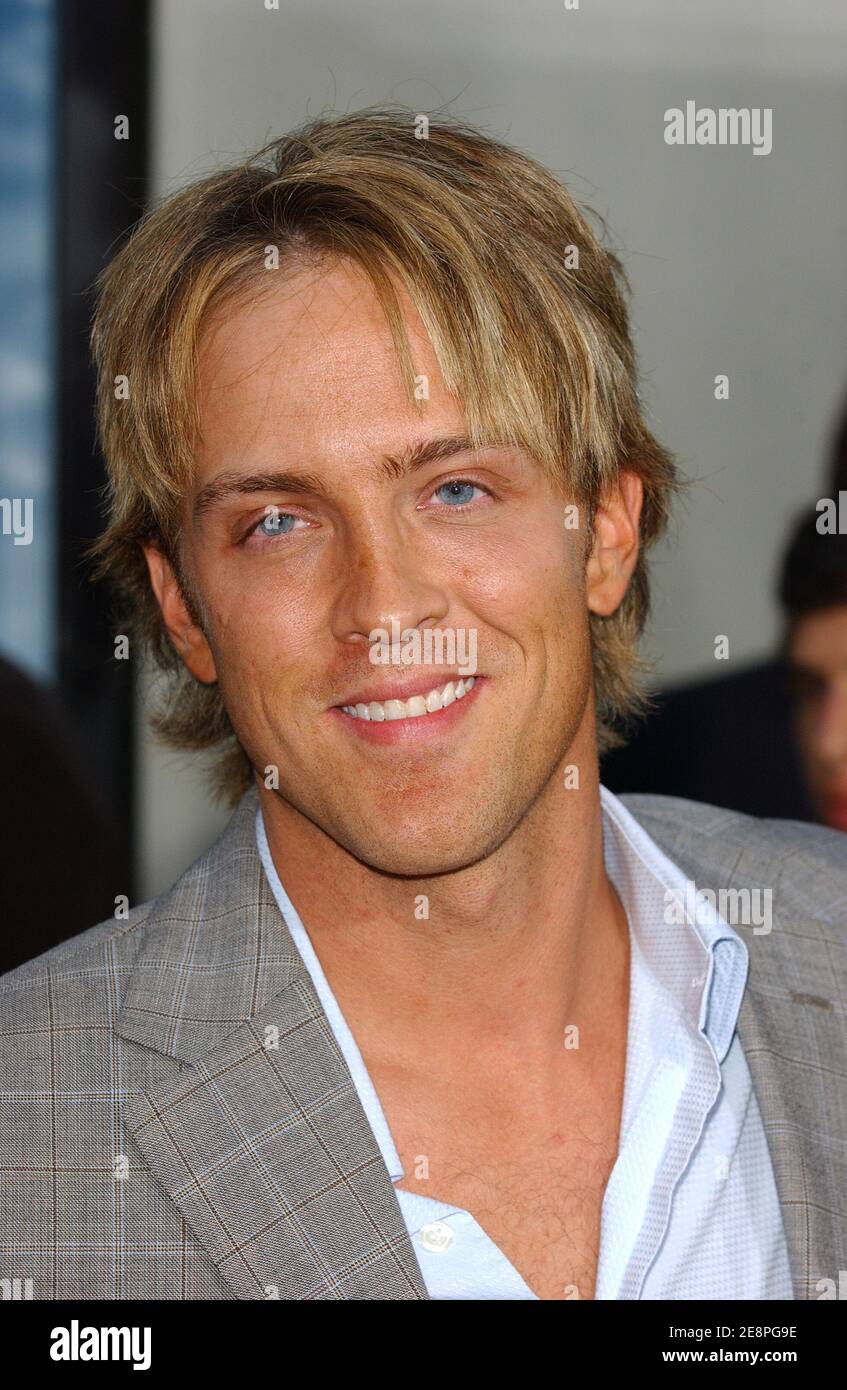 Larry Birkhead attends "The Bourne Ultimatum" premiere at the Arclight ...