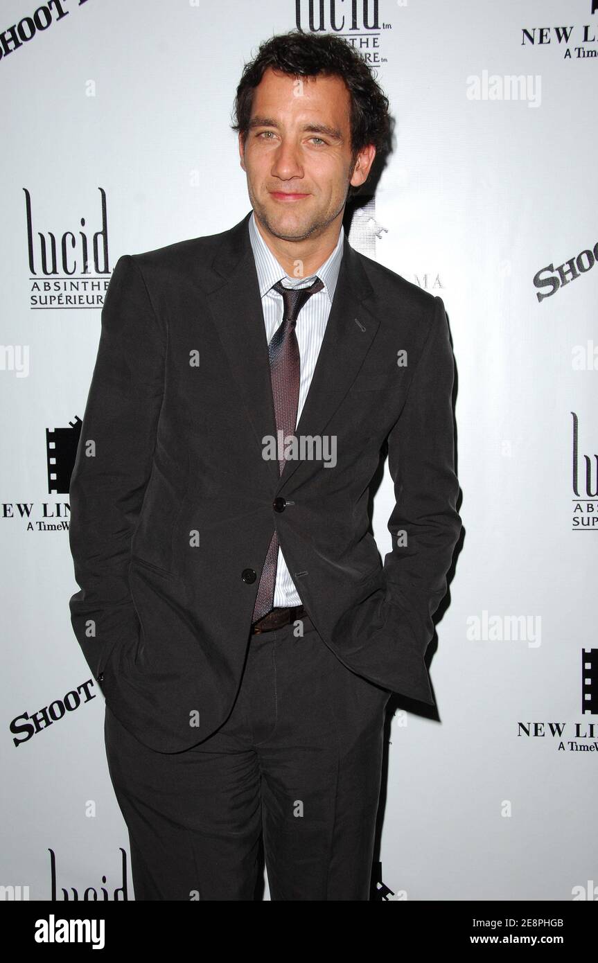 Actor Clive Owen arrives at New York City premiere of 'Shoot Em Up' at ...