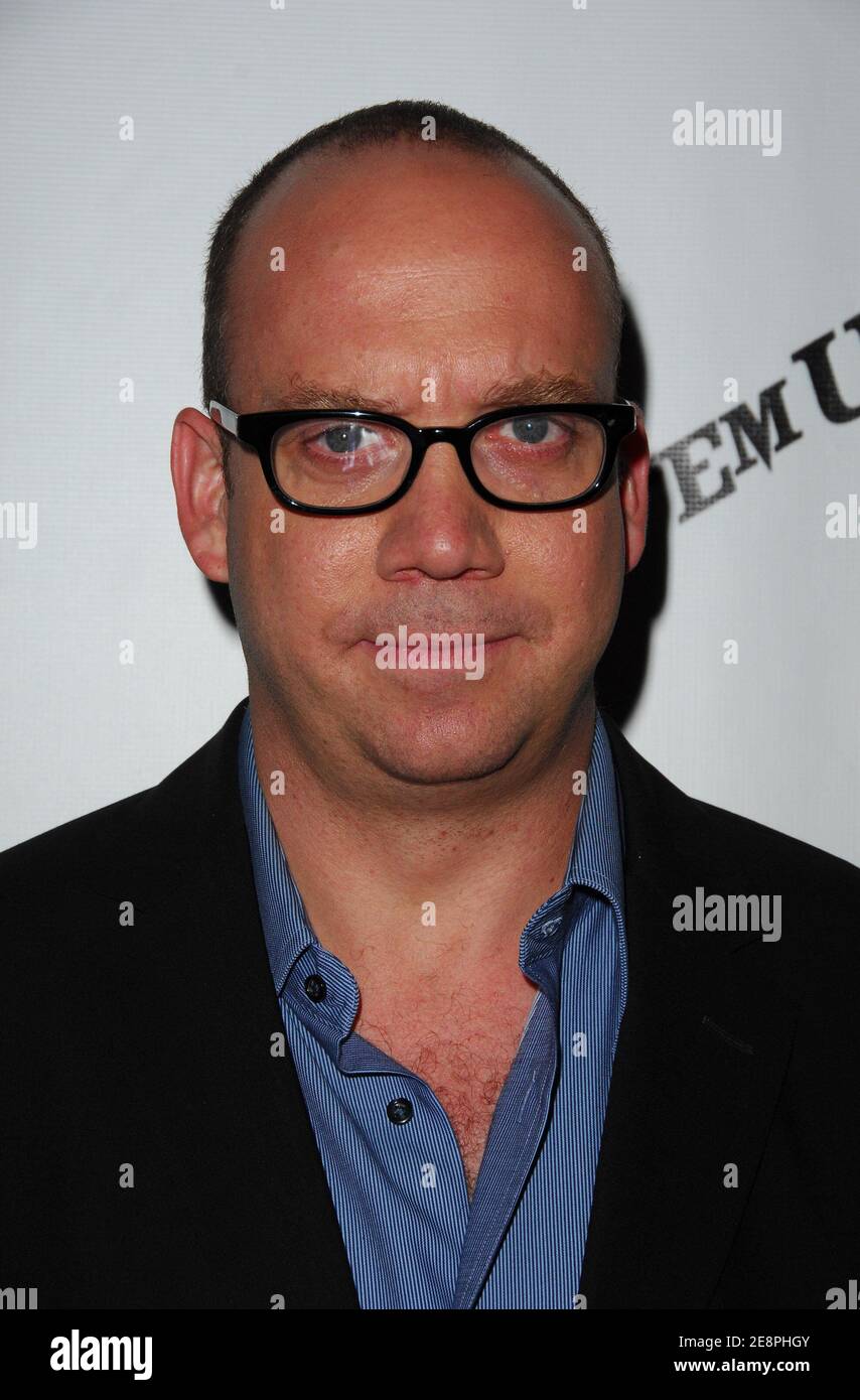 Actor Paul Giamatti arrives at New York City premiere of 'Shoot Em Up ...